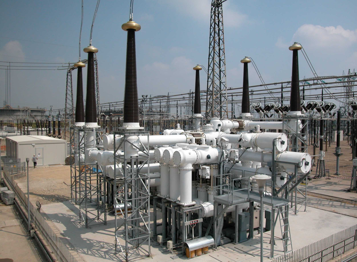 Siemens equips gas-insulated high-voltage switchgear in Saudi Arabia ...